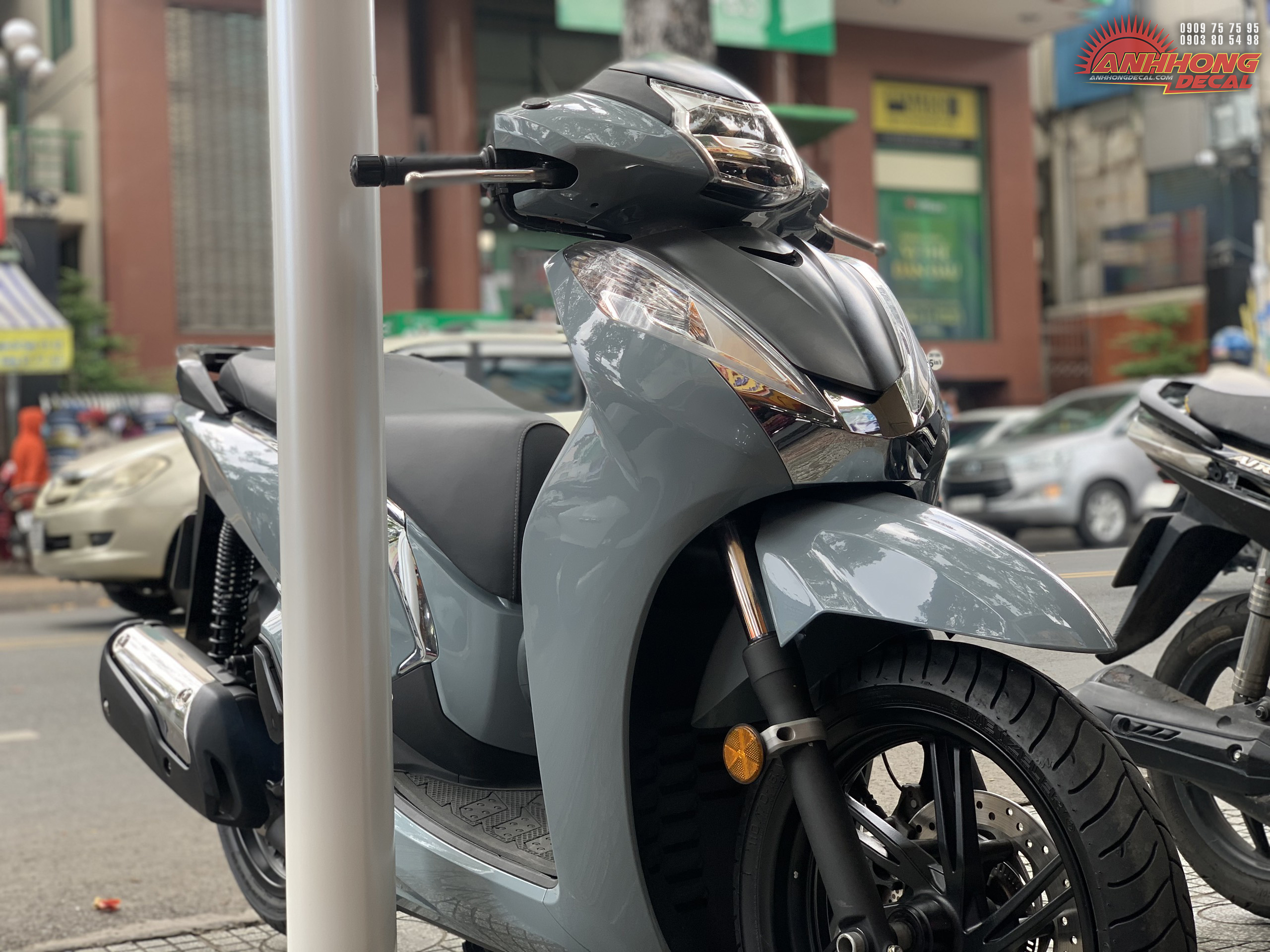 SH 300i Trắng Satin - AH DECAL