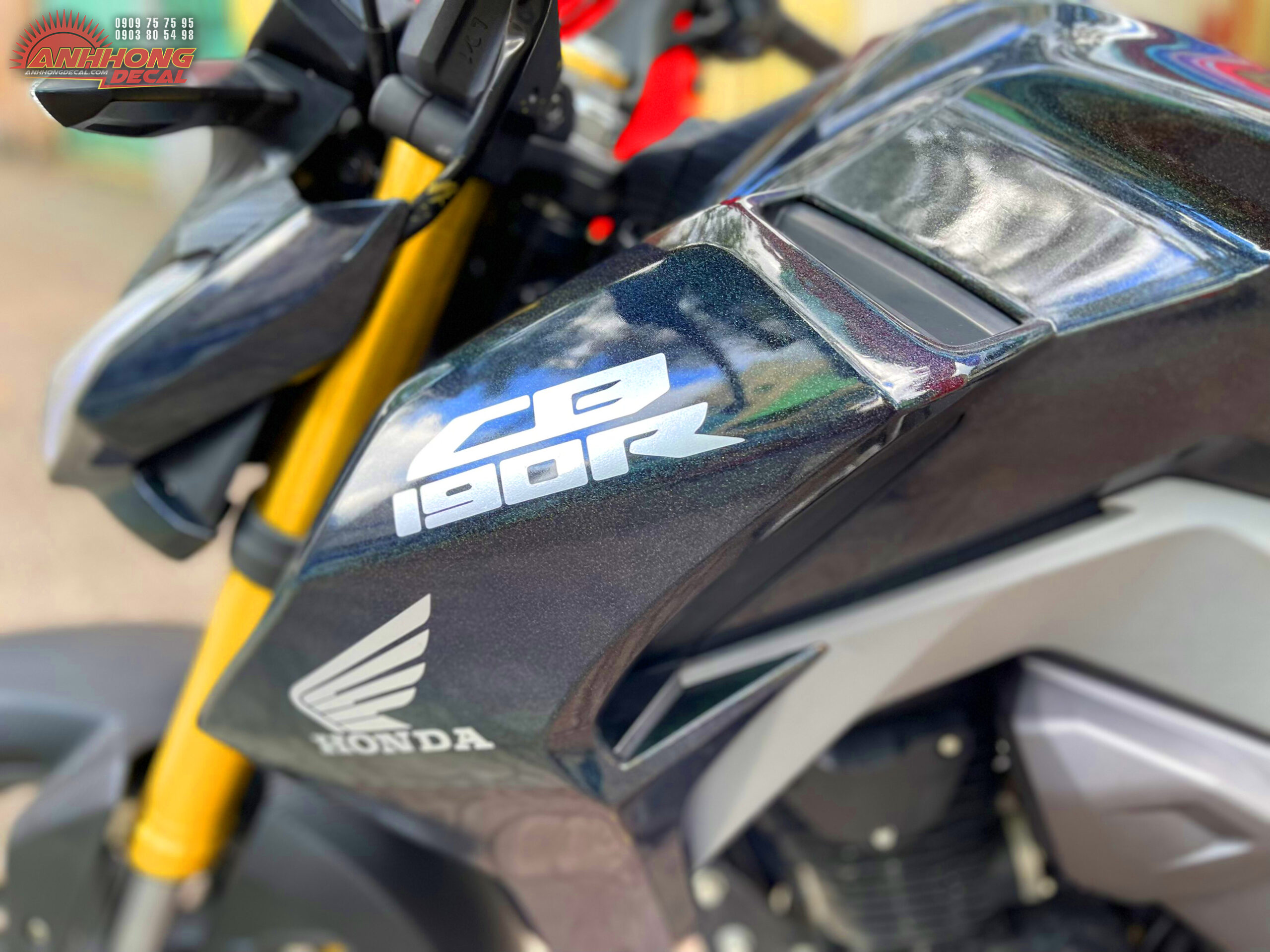 CB190R Đen Ánh Bảy Sắc Laser - AH DECAL