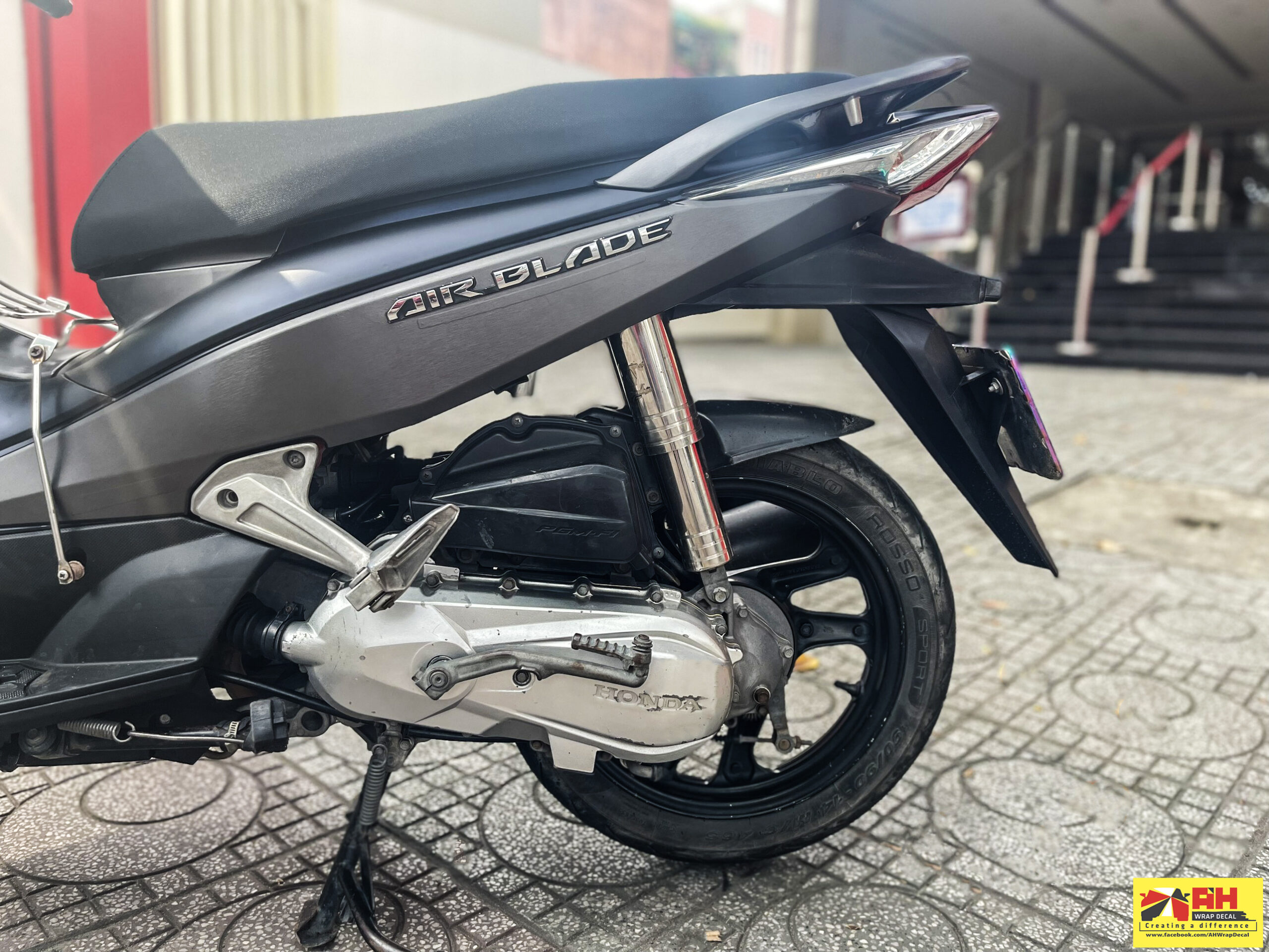 Dán Đổi Màu Xe AB 2012 Xám Xước Phối Đen Mờ - AH DECAL