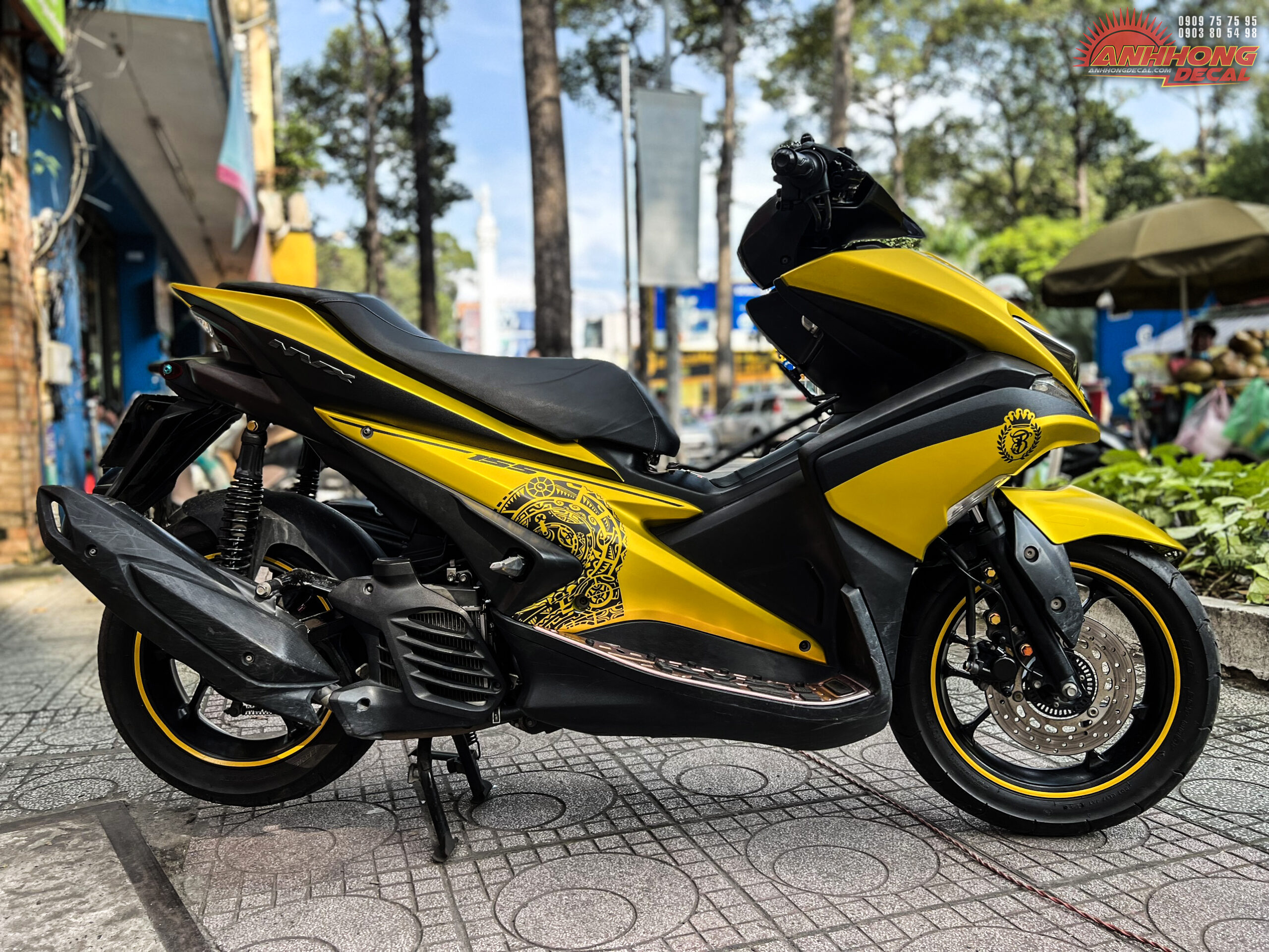 NVX Vàng Metallic Tem Phối Sticker Đen - AH DECAL