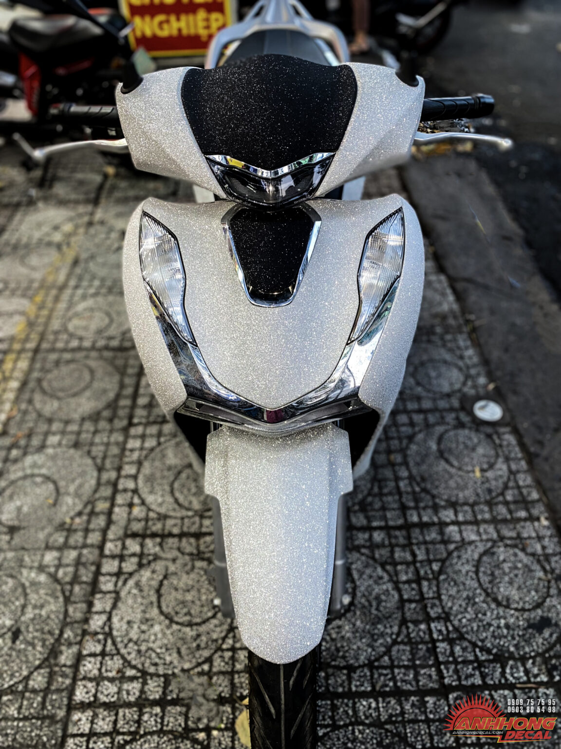 SH2023 Trắng Kim Tuyến Phối Đen - AH DECAL