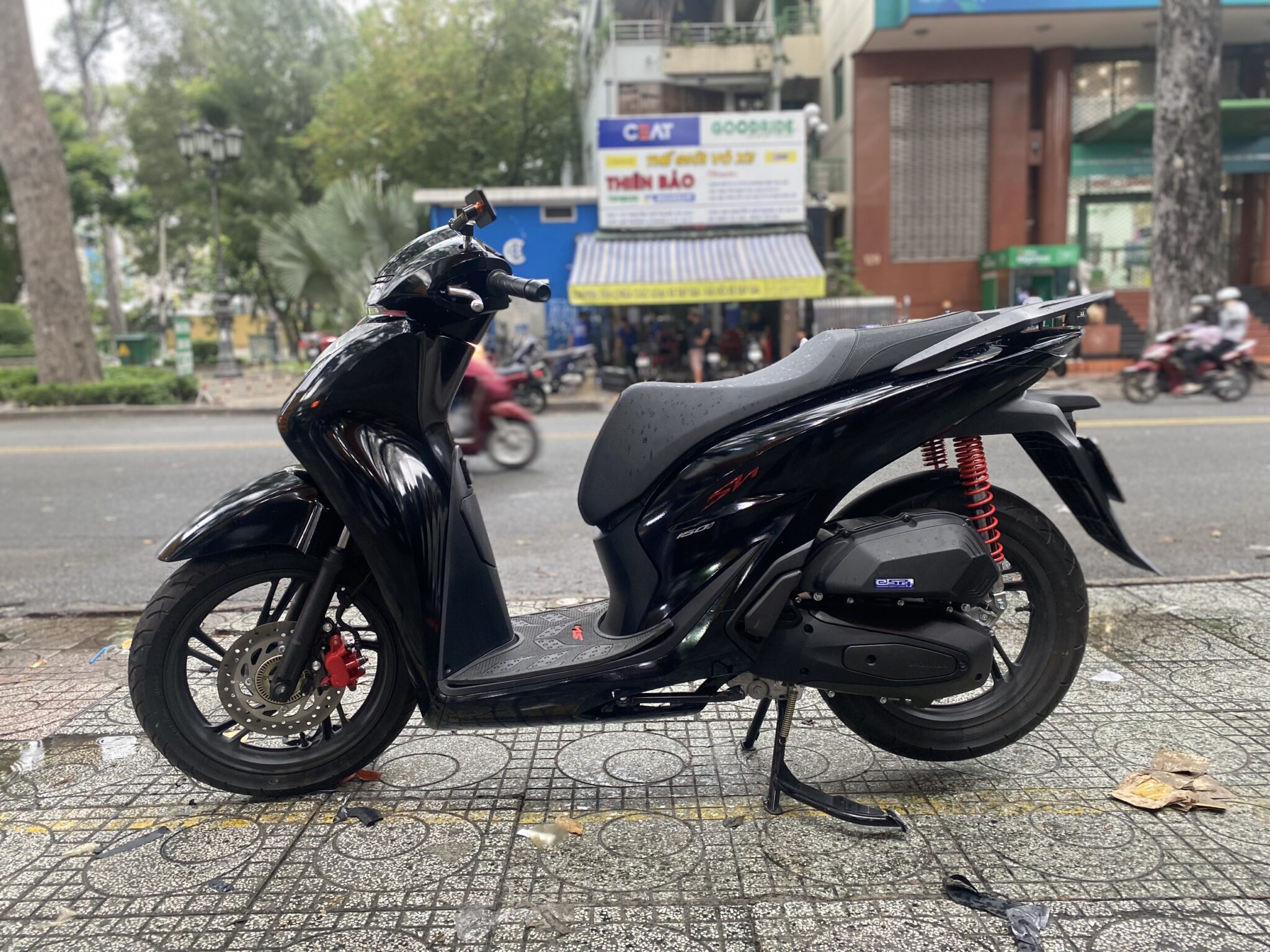 SH 160i Đen Bóng - AH DECAL